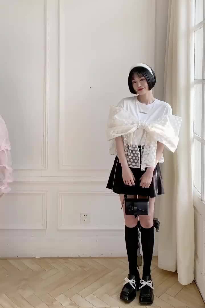 和设计师一起拍了9组穿搭。