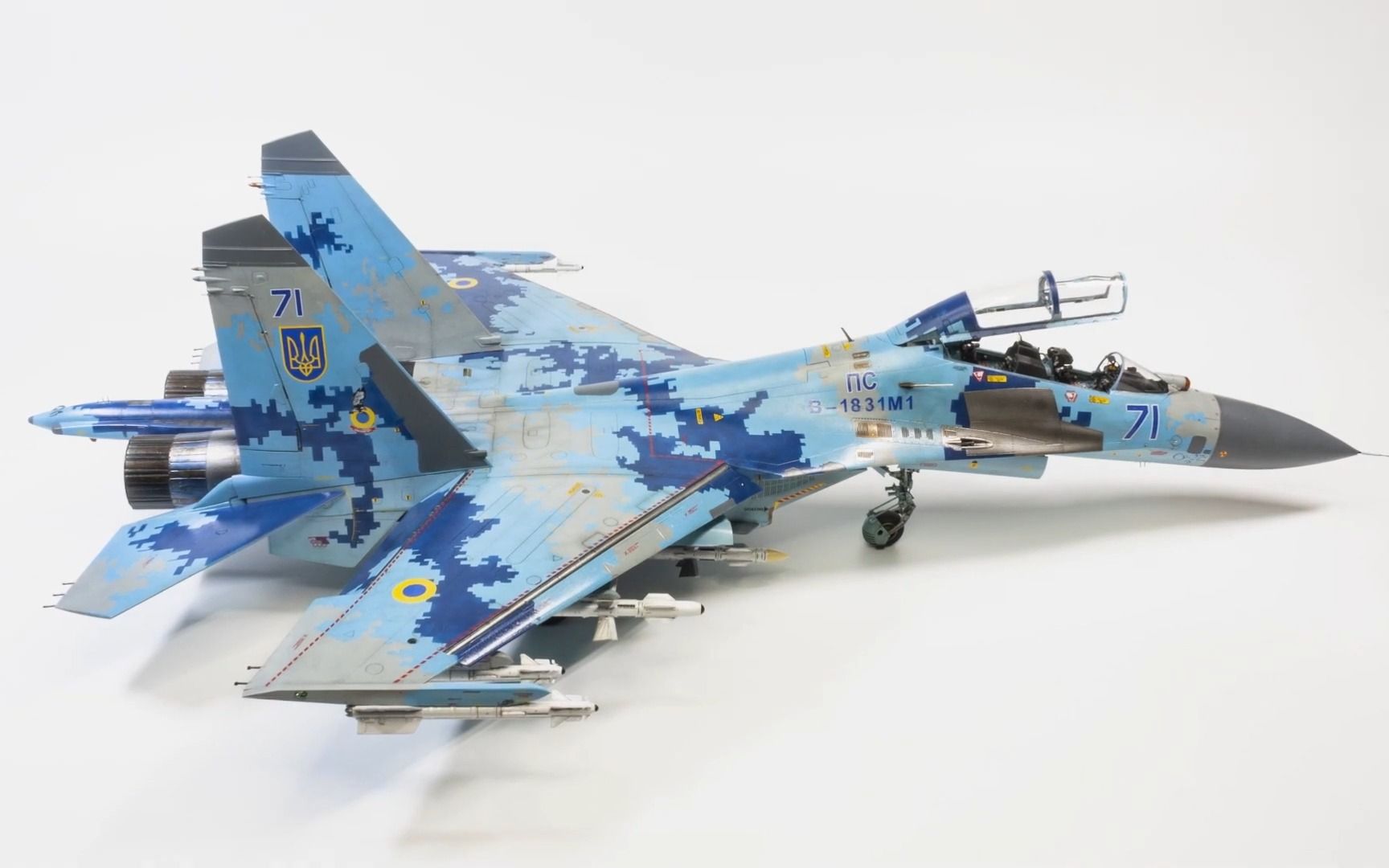 【搬运】1/48 长城 SU-27UB 制作