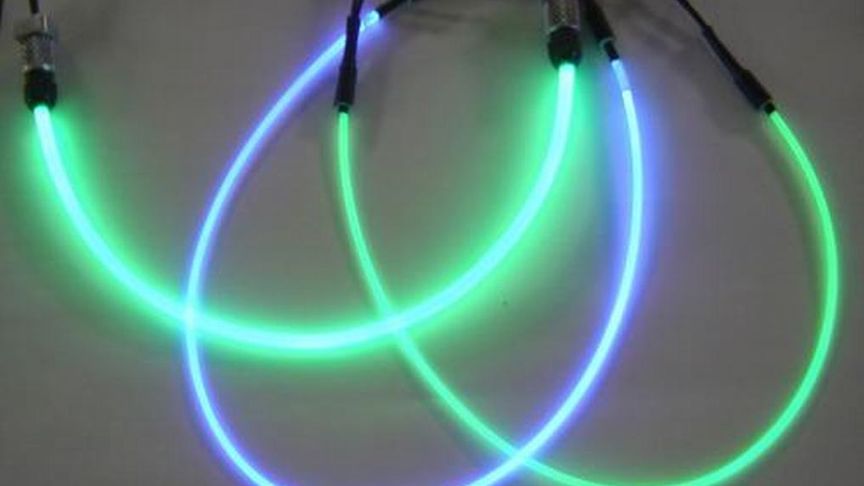 既然光纤那么快,为什么路由器和电脑之间不用光纤连接?