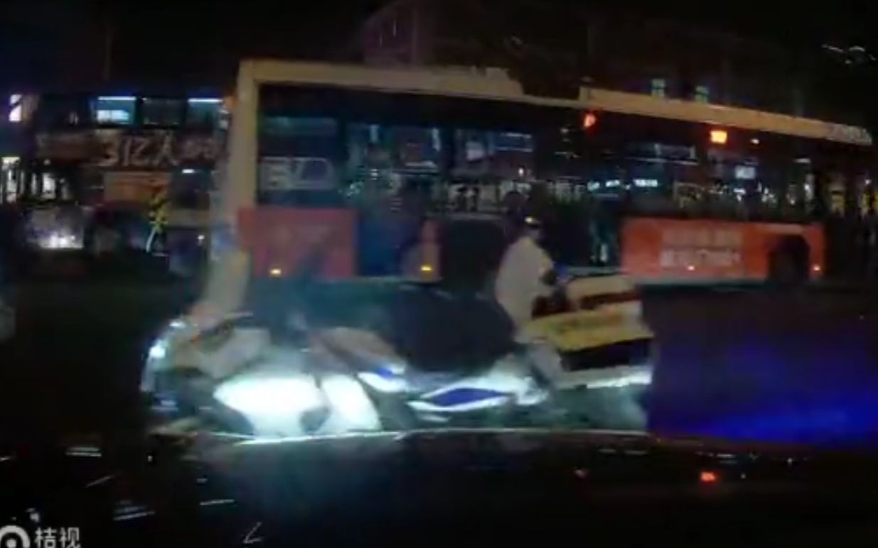 672期:骑着我心爱的小摩托,它竟然自己转圈圈!