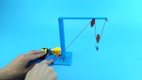 417. 科技小制作:小学生物理滑轮组起重机