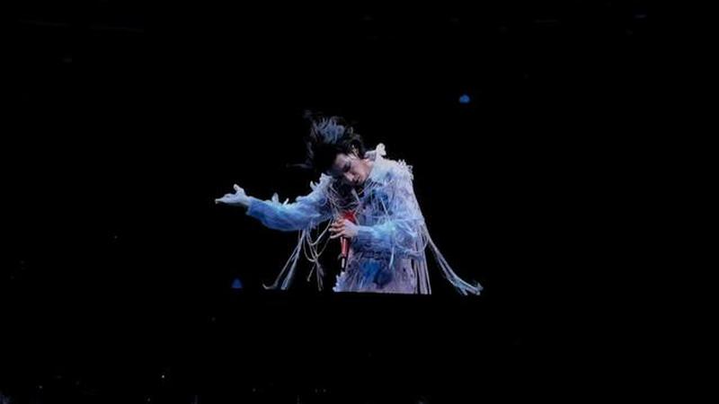 这是谁的小手手啊,打上太极??了 #华晨宇#华晨宇yu#华晨宇郑州演唱...