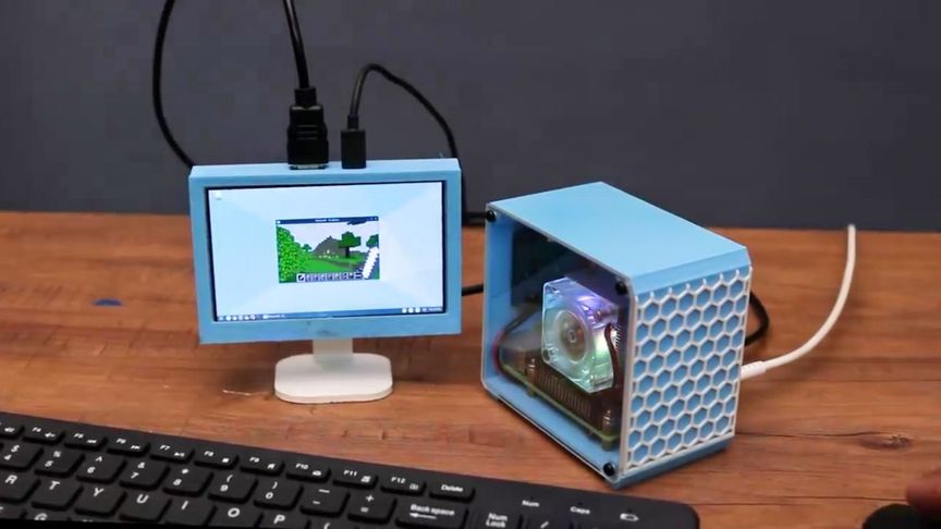 老外设计出世界上最小的台式电脑