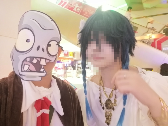 动漫星城普通僵尸的一天是怎么度过的?(说了第n遍看简介的人是聪明人)