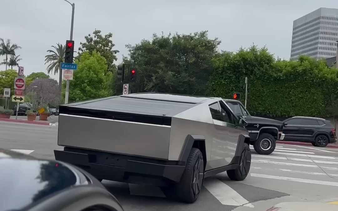 老雪佛兰卡车对特斯拉Cybertruck不感冒