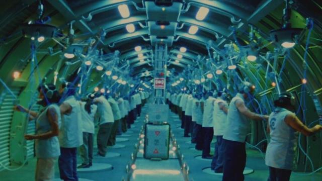 未来世界,人类安装端口,连接后便可以销售记忆!