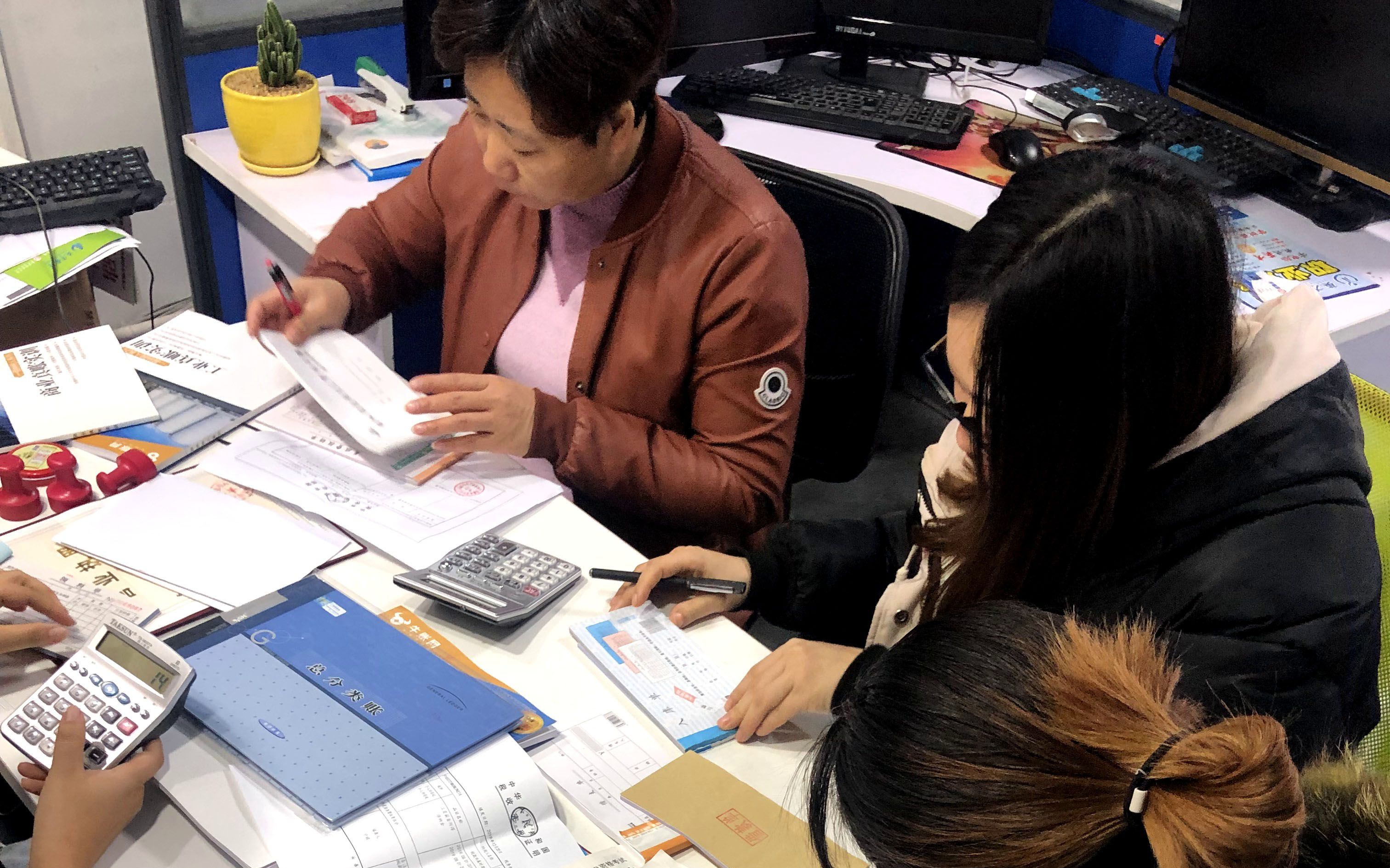 钦州会计培训学校-钦州会计培训机构-钦州英才会计培训设置工资项目...