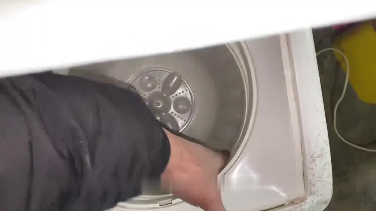 全自动滚筒洗衣机故障代码E1怎么解决?