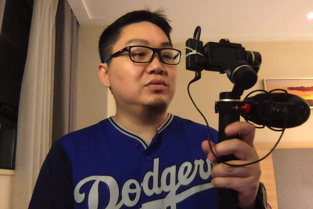 我拍Vlog用的装备,相机,平衡仪,麦克风