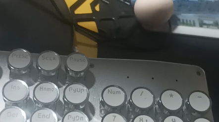 无线键盘失灵且2键闪烁怎么办