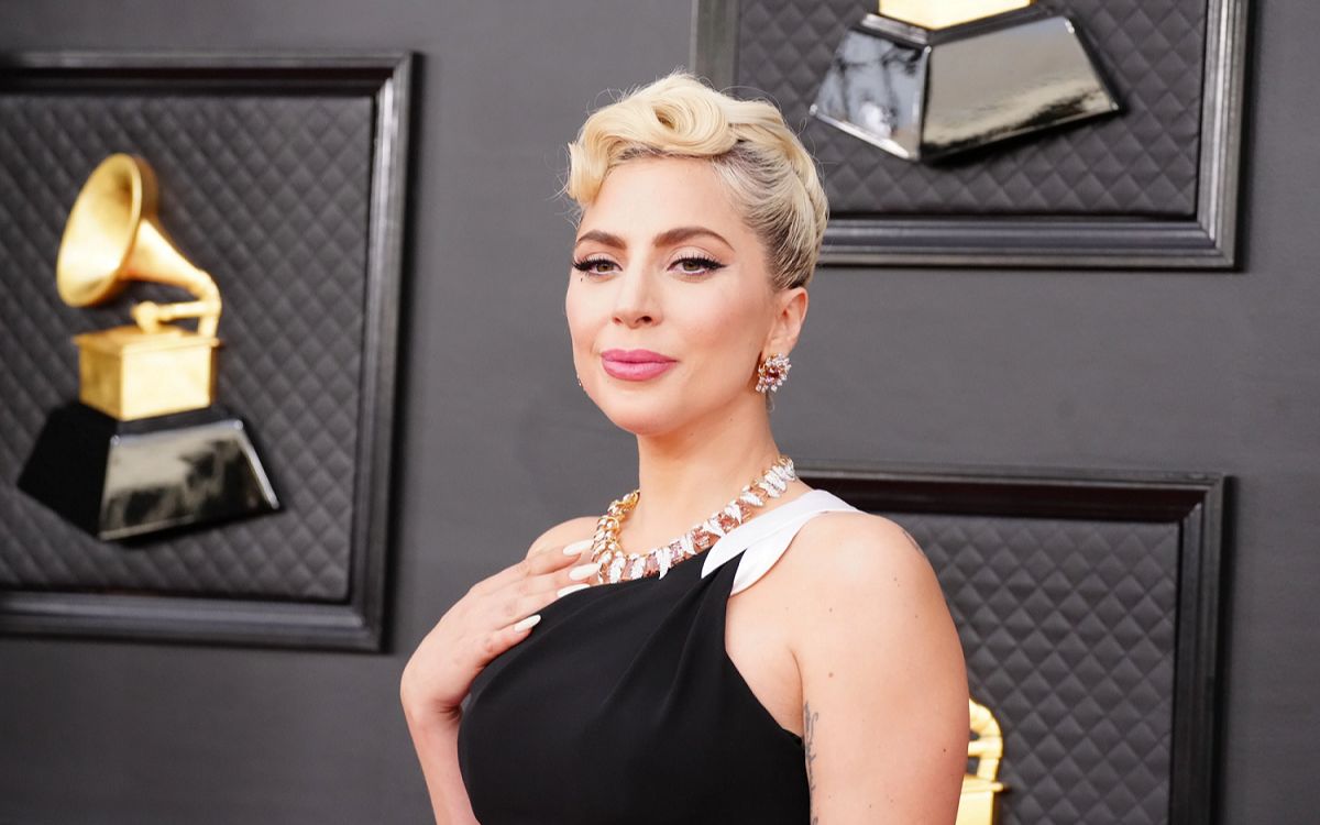 嘎嘎小姐 Lady Gaga 毕业典礼致辞:请保持住你的善良,好运会与你不期...