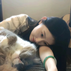 小蕊在做ppt 