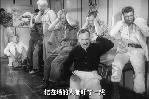 威力无穷的液体炸弹,滴到地上瞬间爆炸