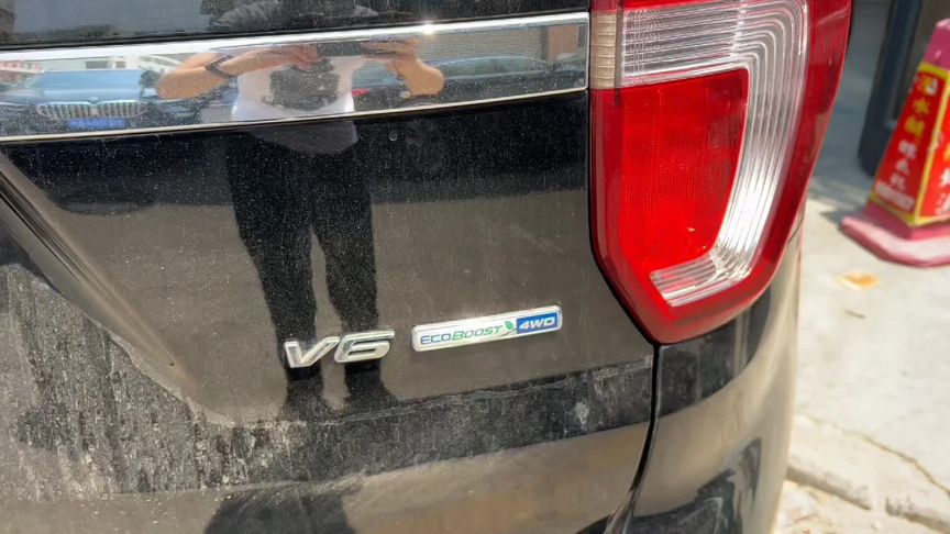 福特探险者进口版 原车风格专车专用隐藏式行车记录仪