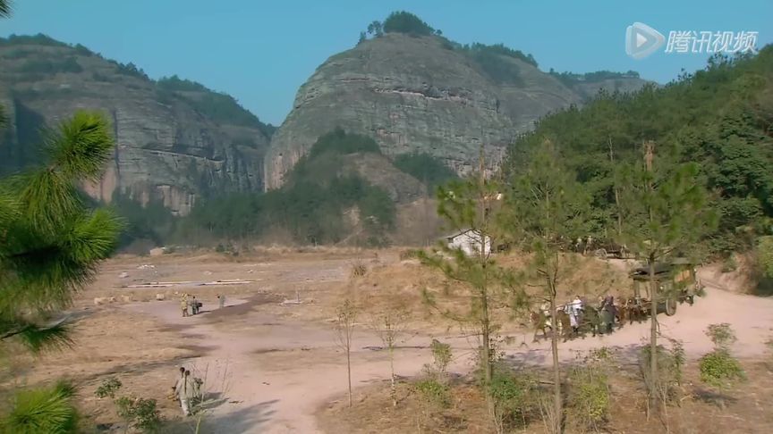 新还珠格格:皇上微服私访,途中遇到卸任贪官必将其严惩