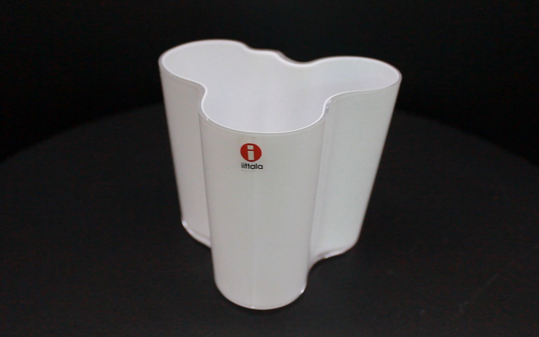 [ 芬兰iittala 阿尔托Aalto玻璃花瓶] 艺术视频由叶智荣教授拍摄及制作