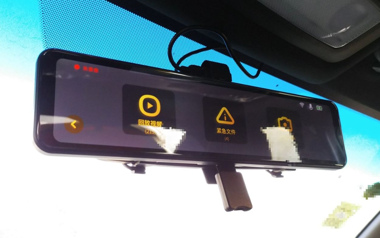 解决带屏幕的行车记录仪取内存卡不方便的方法