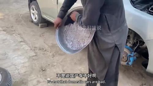 老掉牙的丰田卡罗拉发动机翻新,巴基斯坦修车厂真牛!