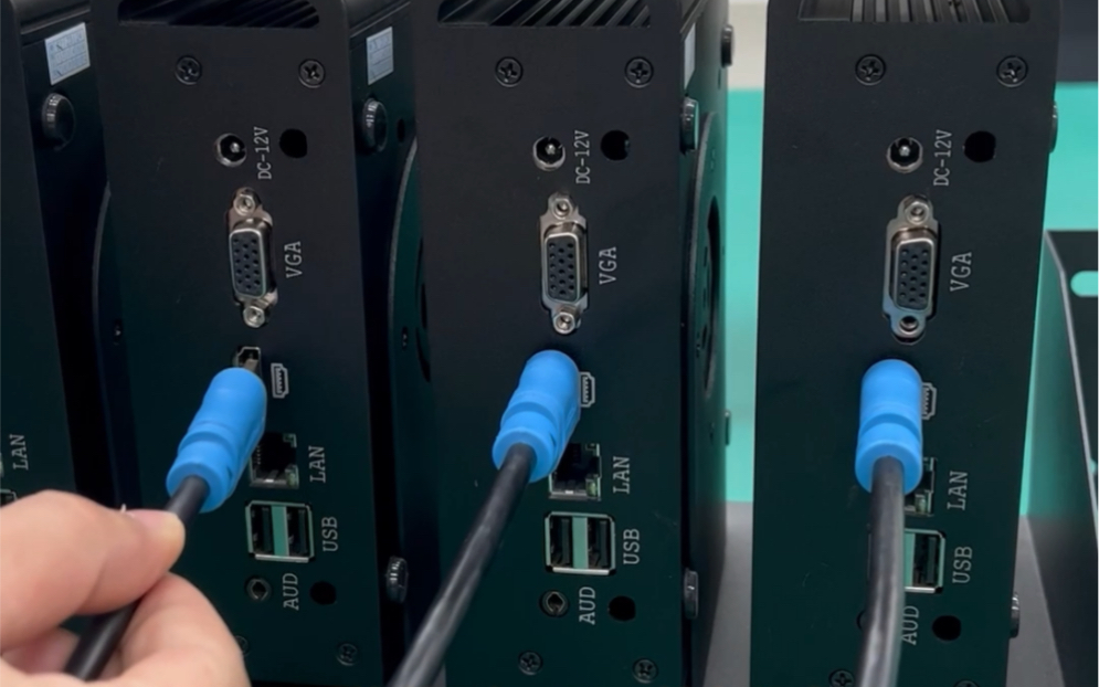 怎么能让三台电脑共用一台显示器?3进1出切换器帮你解决。#切换器#...