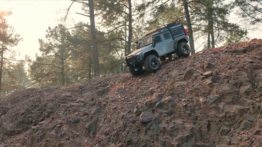 属于大人们的越野车玩具,RC仿真模型车也能上山下水的四驱越野