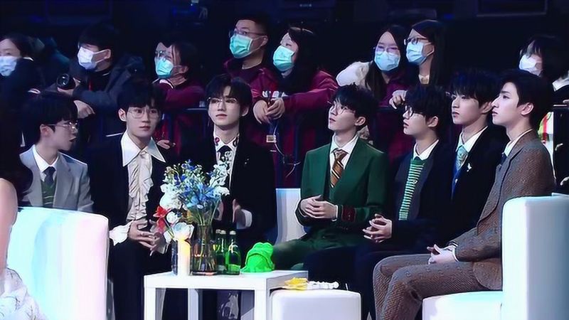 明星机位:时代少年团台下欢乐互动