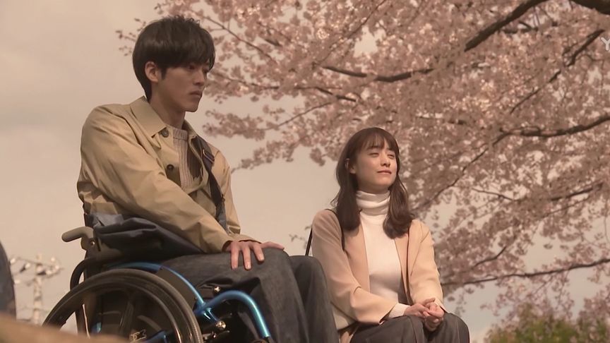 #完美的世界#十二年后重逢暗恋的男生,却发现他已经半身残疾