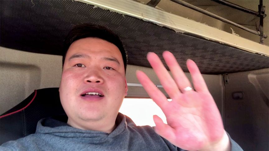 当一个来挑车的朋友问一个二手车商全款好还是按揭好该如何回答