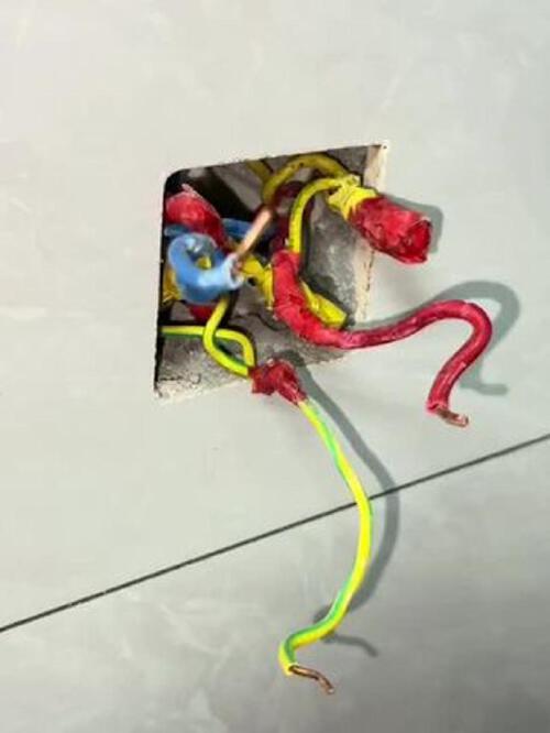 区分零线火线地线