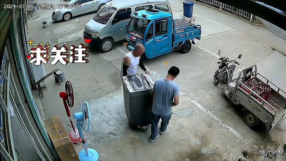给用户维修这台海尔全自动好重,看看吧