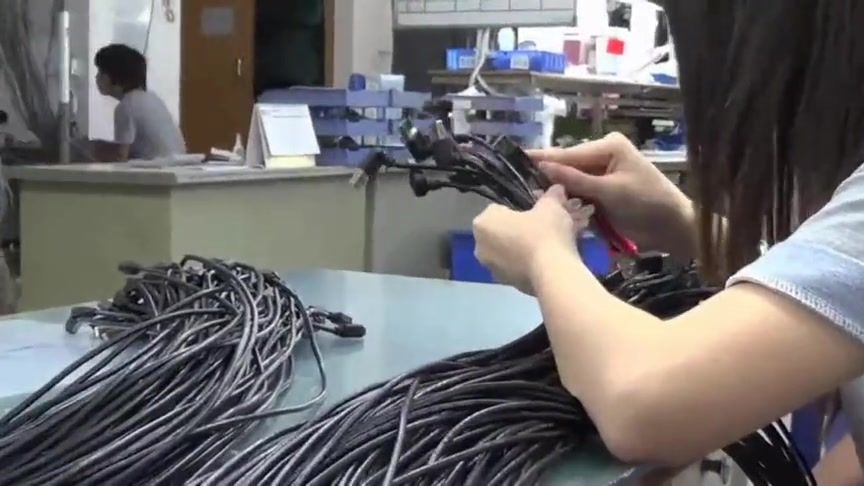 工厂实拍:数据线的生产全流程,才2元一根,怪不得这么便宜