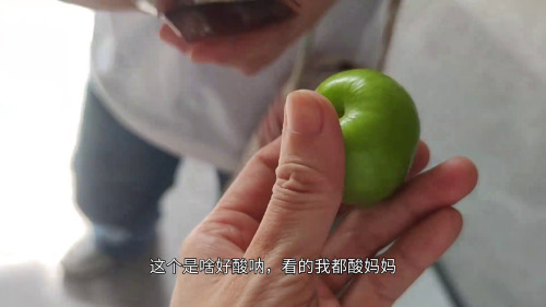 普通人在广漂,下夜班去药店买药,刷医保卡花30块钱!