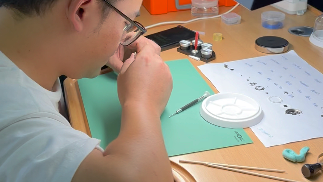 名匠世家钟表维修培训课堂手表修理培训中心