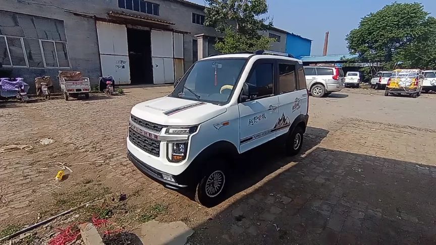 猛禽小路虎电动四轮车,油电两用,边走边充电,没电也能跑