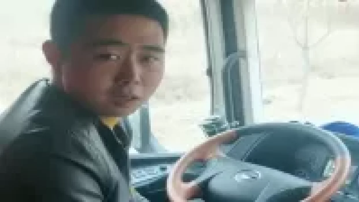 16档重卡如何正确挂挡?看完老司机的操作,感觉白开了这么多年车