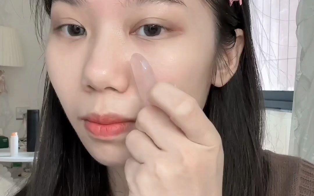 超简单面部刮痧教程,拯救垮脸