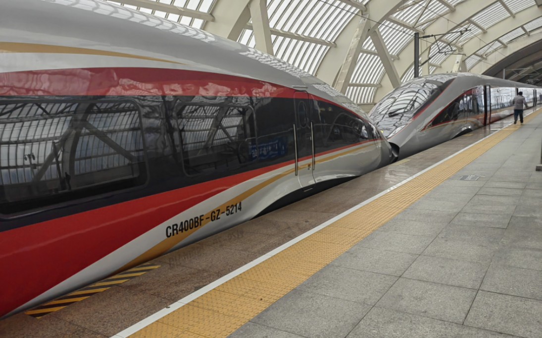 京沪高铁首秀哈局高寒智能动车组,实拍复兴号智能动车组CR400BF-...