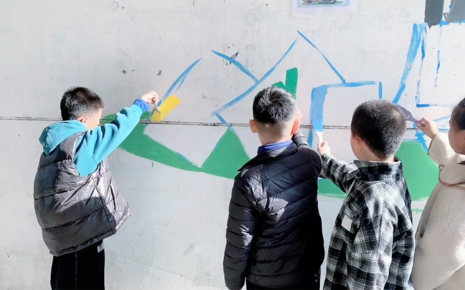 ߌ�护苗行动ߌ�以墙体彩绘形式,向社会广泛开展宣传教育,护助少年...