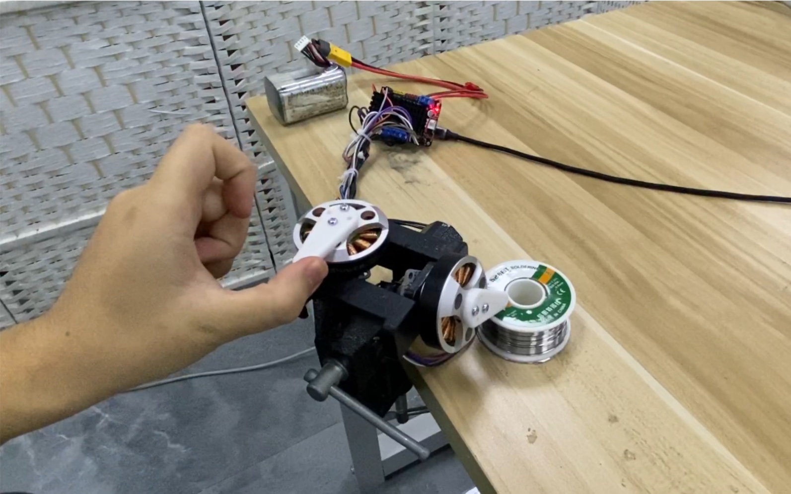 百元级开源迷你foc无刷驱动-力和运动传递测试