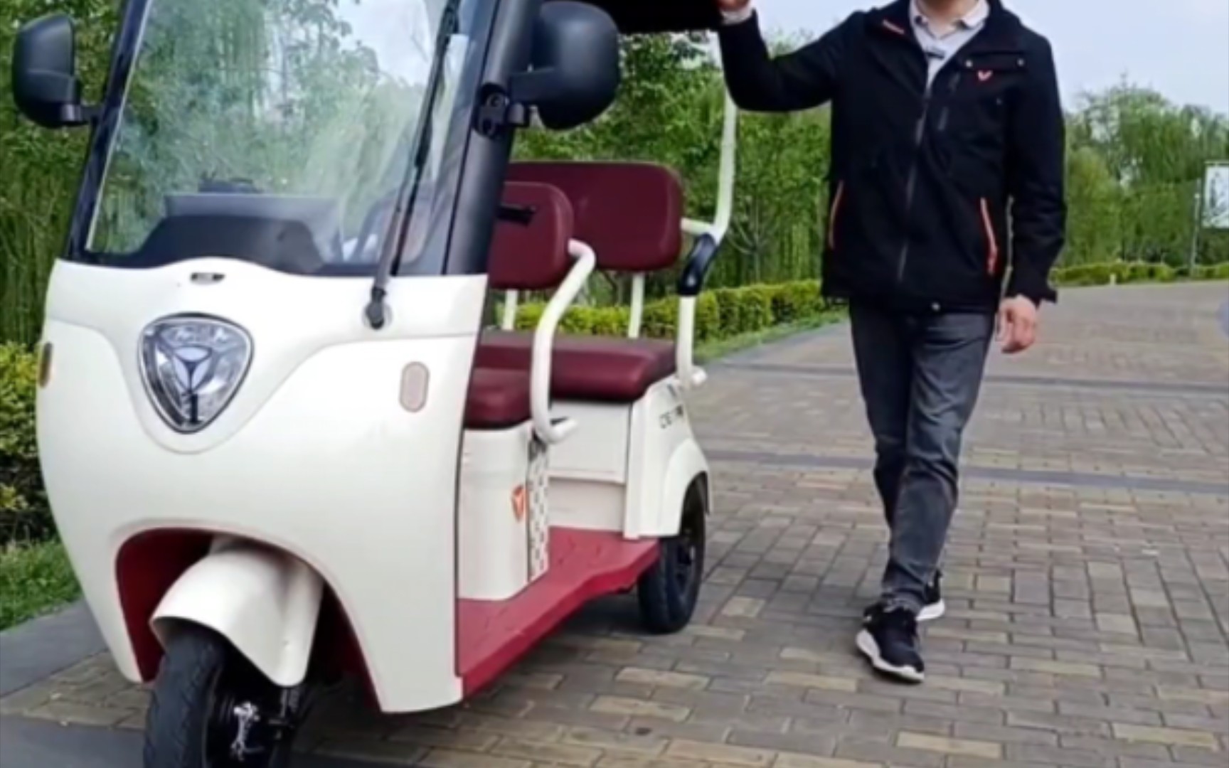 雅迪C16草莓熊版电动自行车入手