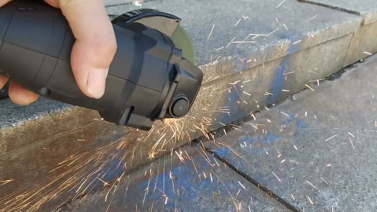 花一百多买了一台无刷角磨机!现在的电动工具可太便宜了吧