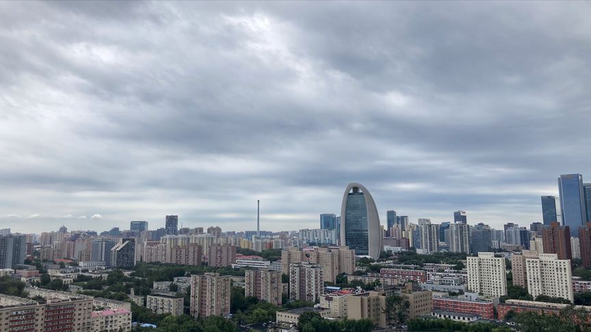 震撼!延时记录暴雨来临前的北京,风起云涌似海浪翻滚
