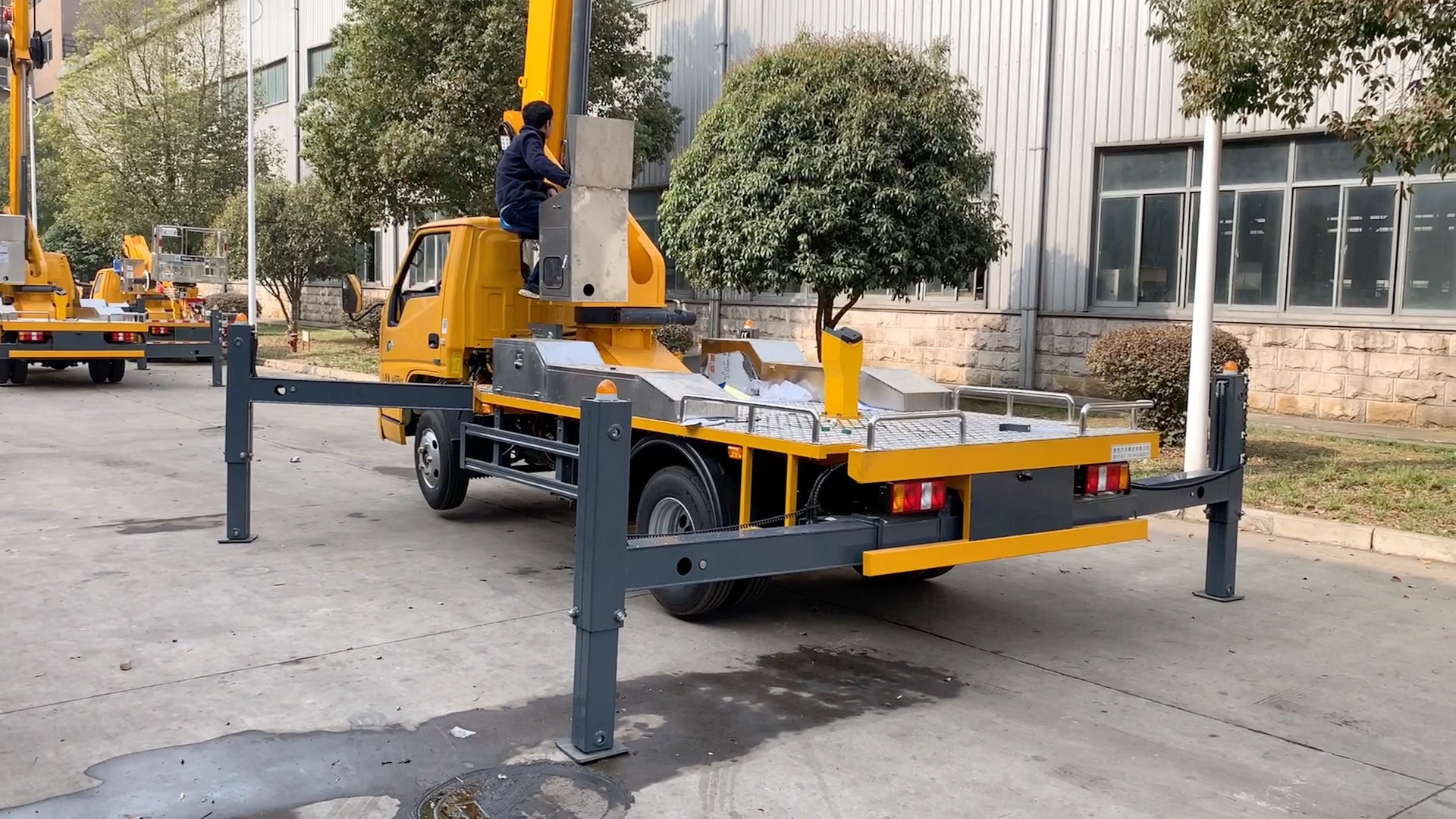 高空作业车,蓝牌24米直臂,登高车,路灯维修,电力工程等专用