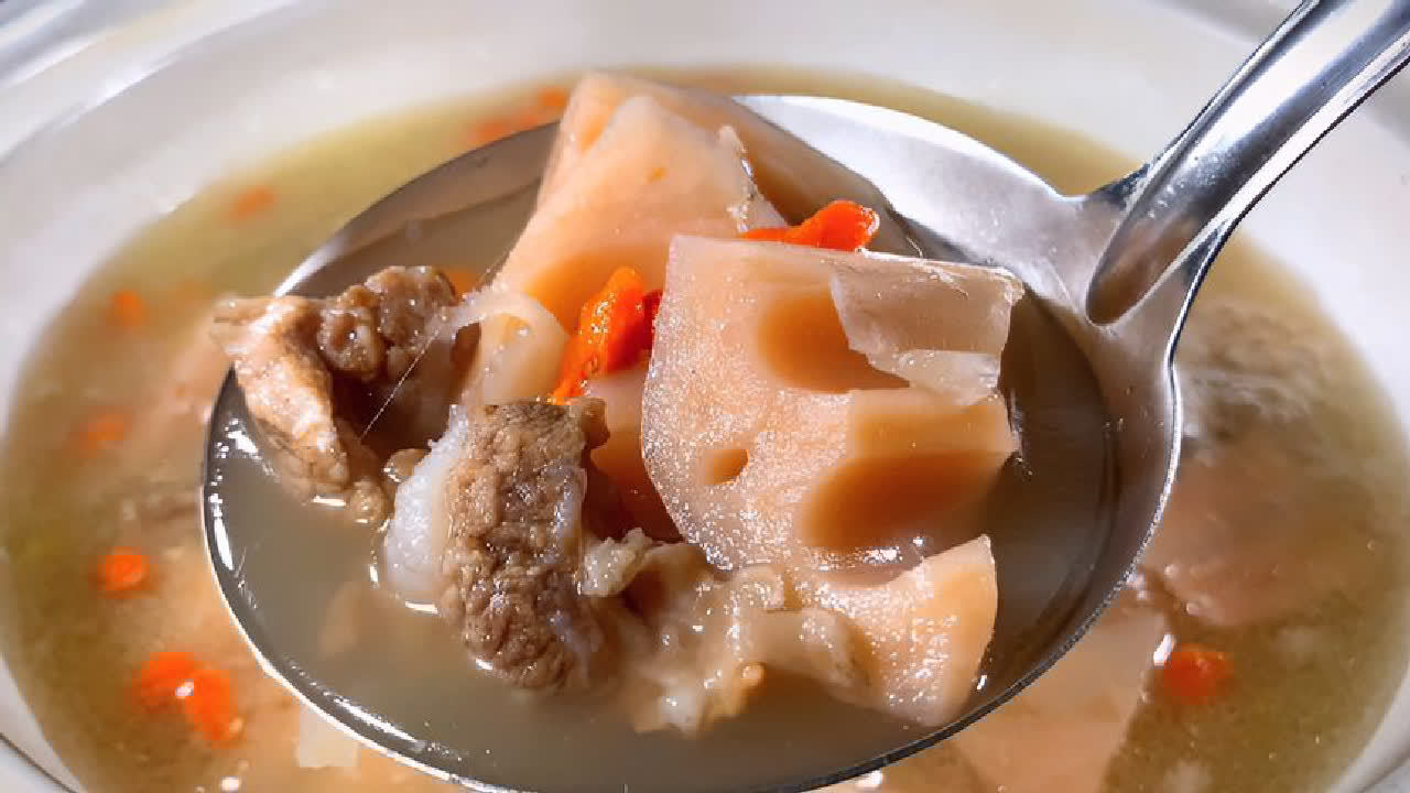 莲藕排骨汤,不要直接下锅炖,教你选材到制作全过程,藕香四溢