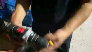 手电钻钻夹头拆卸视频