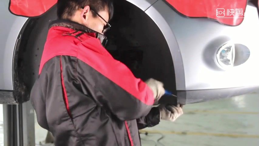 更换12款福特福克斯正时皮带