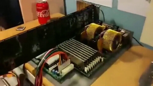 牛人发明:20年前的顶级电脑显卡长啥样?电脑机箱都装不下!