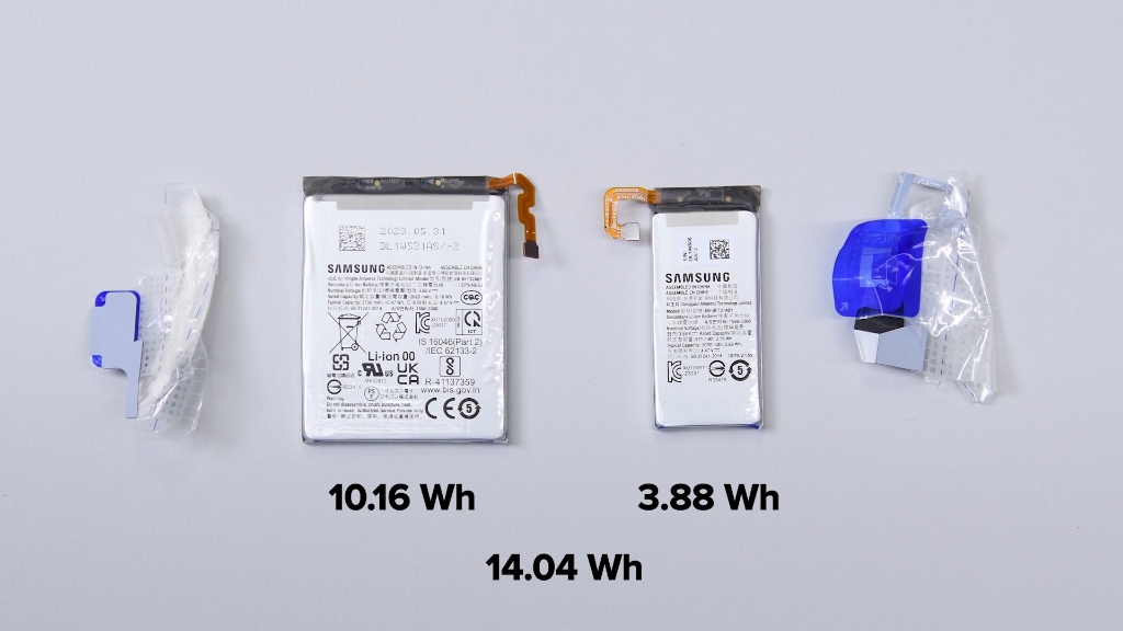 Galaxy Z Flip5 拆解折叠屏手机,让你磨磨蹭蹭