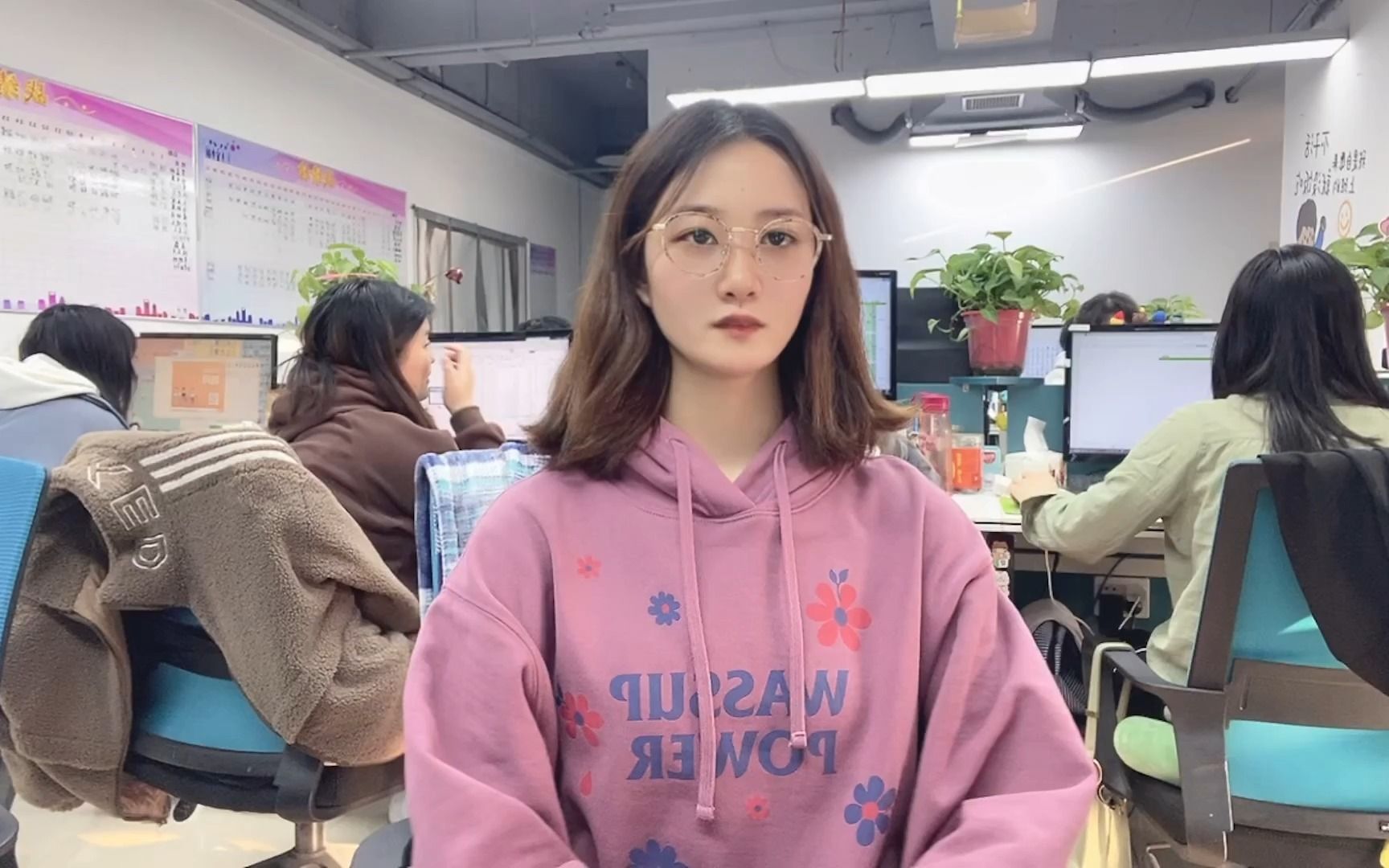 不要再花冤枉钱买财务软件了,这套免费的更好用,全自动操作