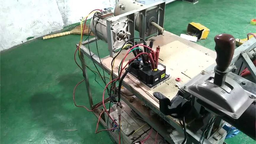 专业维修电动汽车交流电机西盈118控制器电源损坏故障
