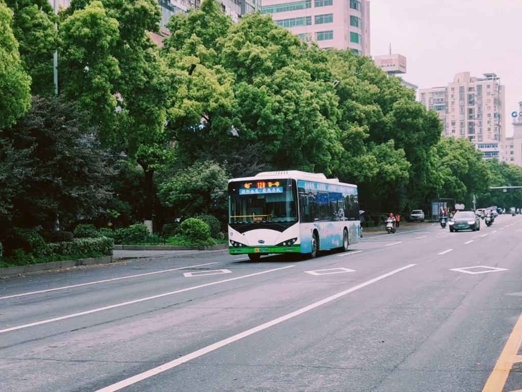 #128#电厂→市一中#衡阳公交集团#比亚迪纯电动客车k8看南岳之美景...